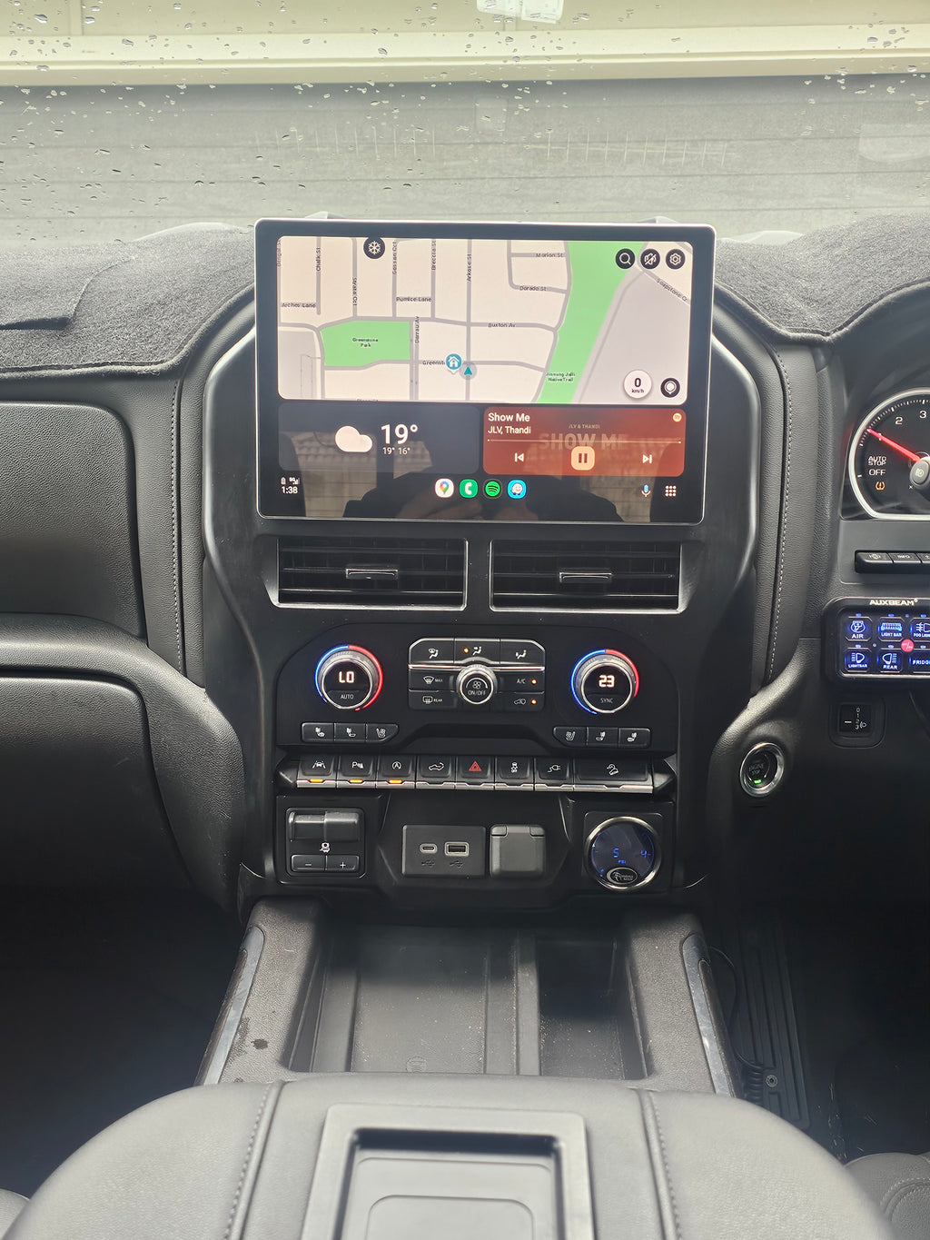 2019-2025 Silverado/Sierra 13.1 inch screen upgrade – Z Innovations